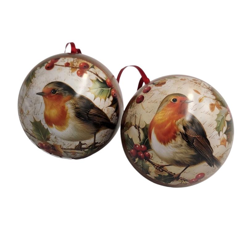 Nostalgia - Robin in Holly Christmas Bauble – The White Room Gallery